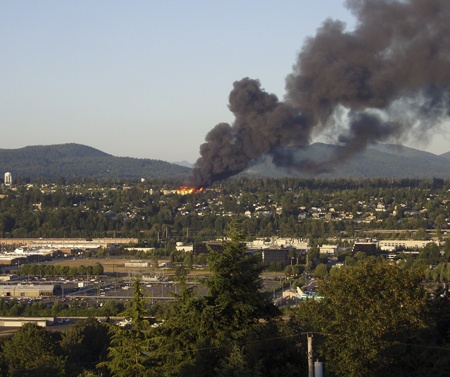 Flames, smoke from Harrington Square fire visible for miles | Renton ...