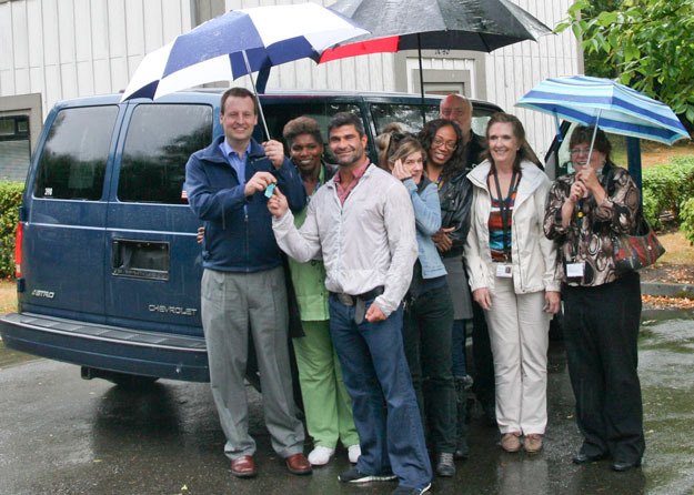 Upthegrove delivers 'retired' van to Navos Mental Health Lake Burien ...