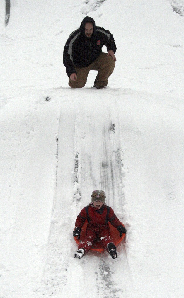 The almost big snow shows in Renton, closing schools | Renton Reporter