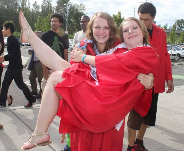 Lindbergh High School Graduation 2013 | SLIDESHOW | Renton Reporter