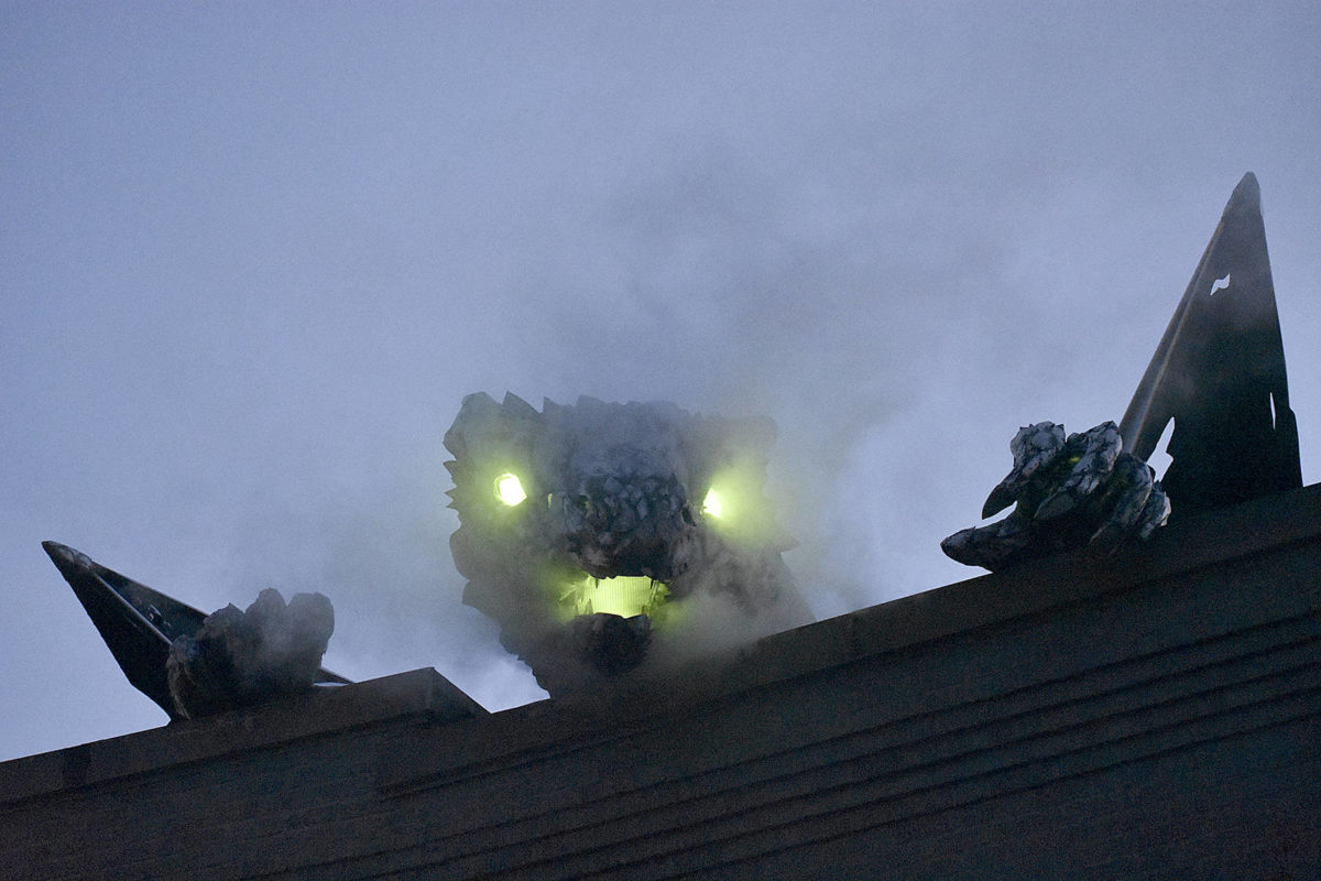 Rooftop dragon roars over Renton | Renton Reporter