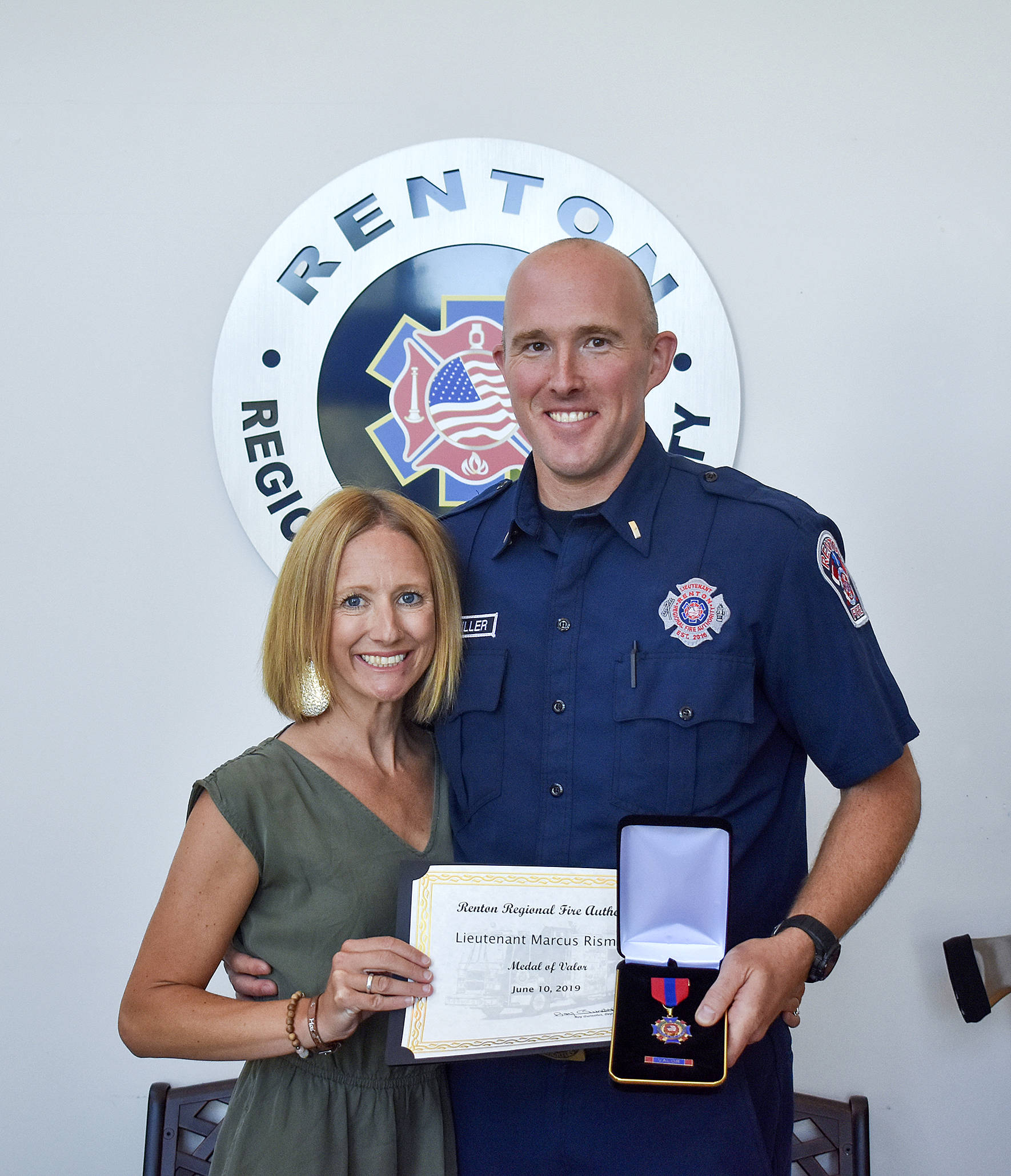 He rushed into the smoke to rescue a driver, now he’s being honored ...