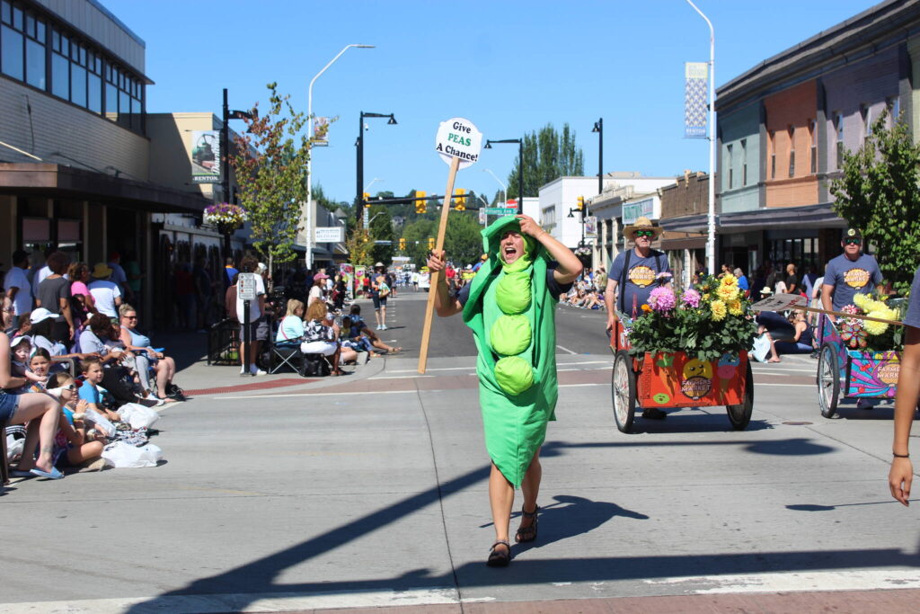 Photos: River Days Parade takes over downtown | Renton Reporter