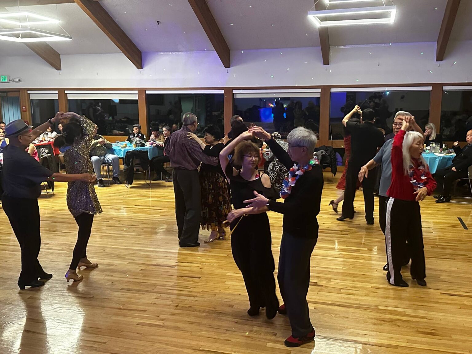 Seniors dance and celebrate Veterans Day in Renton | Renton Reporter