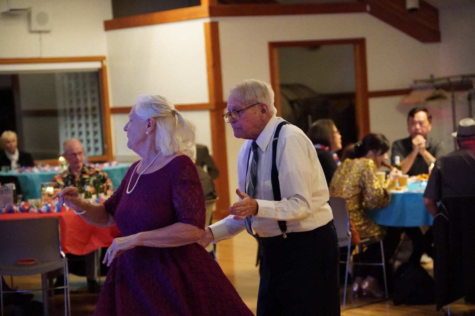 Seniors dance and celebrate Veterans Day in Renton | Renton Reporter