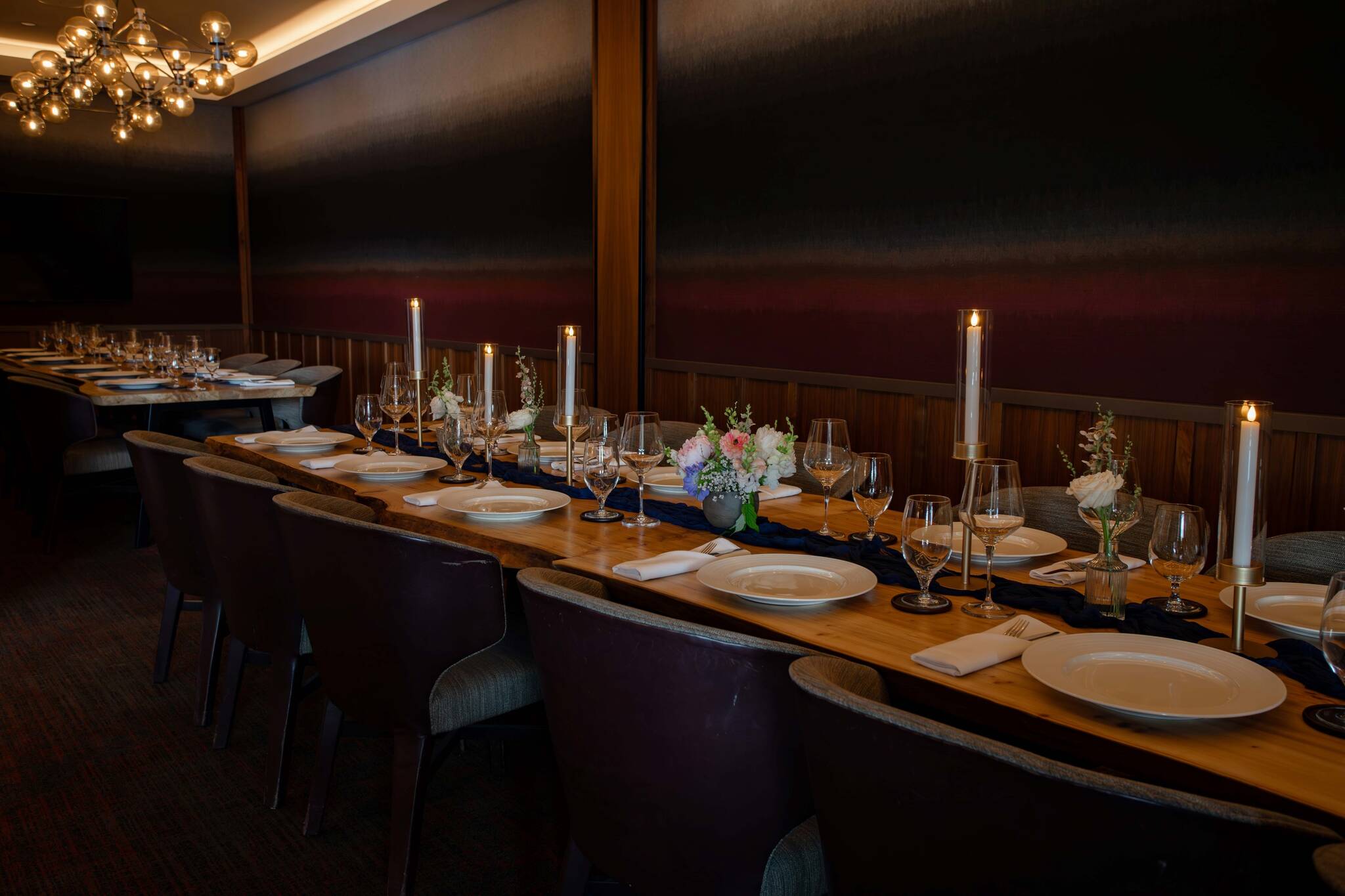 Renton hotel features ‘live-edge’ wooden tables | Renton Reporter