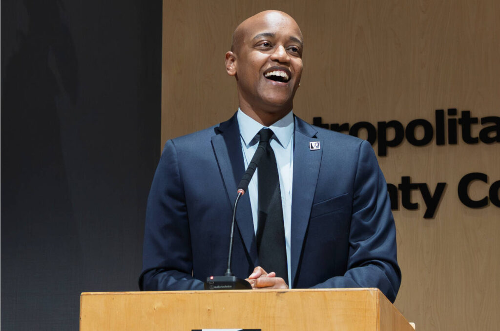 Girmay Zahilay, 38, sworn in as King County executive | Renton Reporter