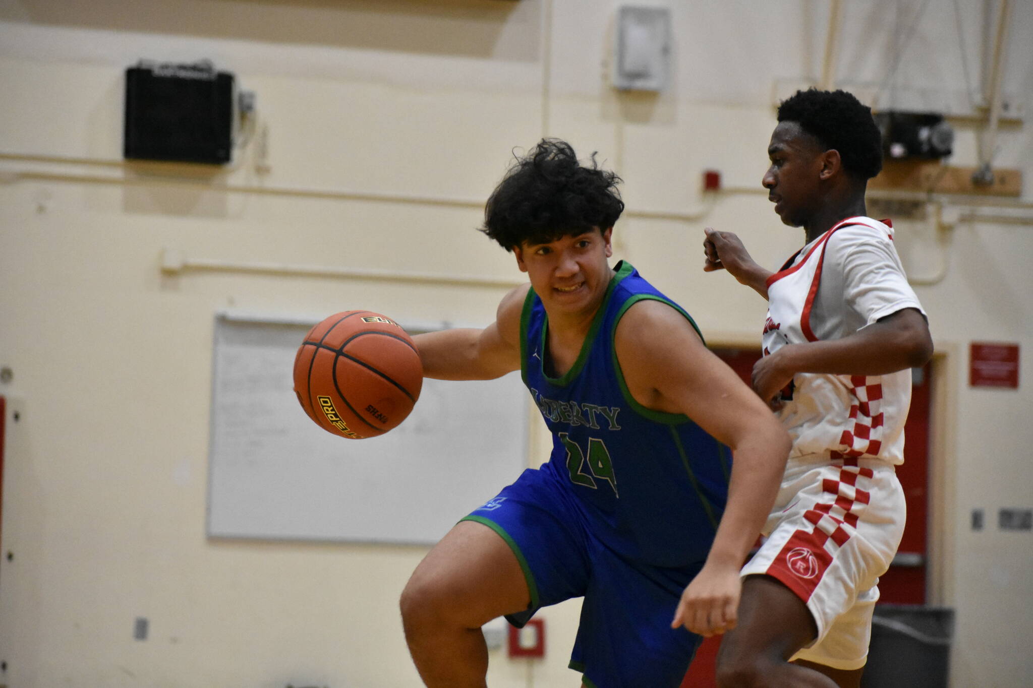 Liberty overcomes three-point first quarter in win over Renton | Renton ...