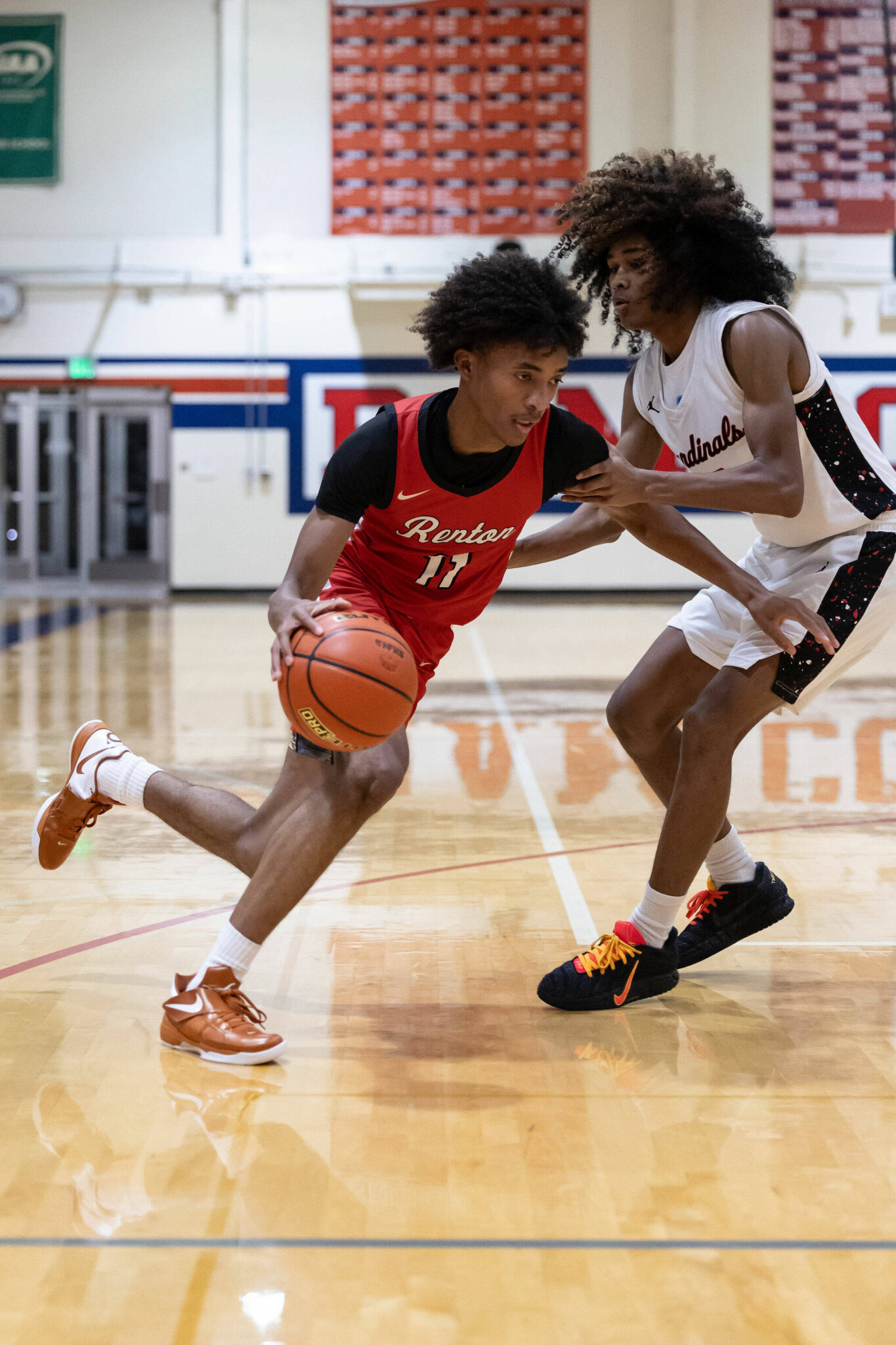 Renton boys win opening game of T-Town Throwdown | Renton Reporter