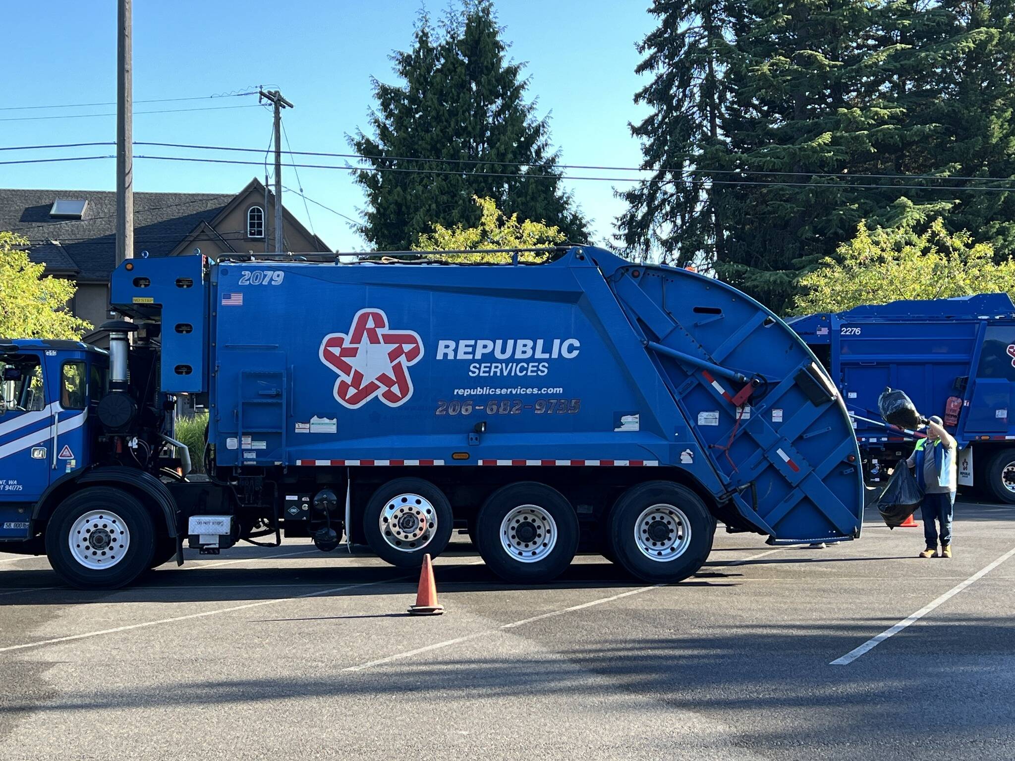 Trash collection resumes in Renton after Republic Services strike ...